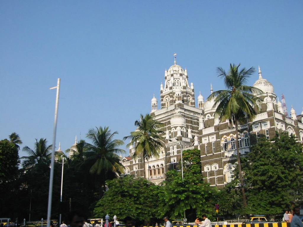 Churchgate Station - Townmumbai.com